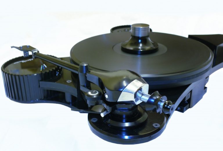 HELIUS DESIGNS: The Alexia turntable and arm - latest images ...